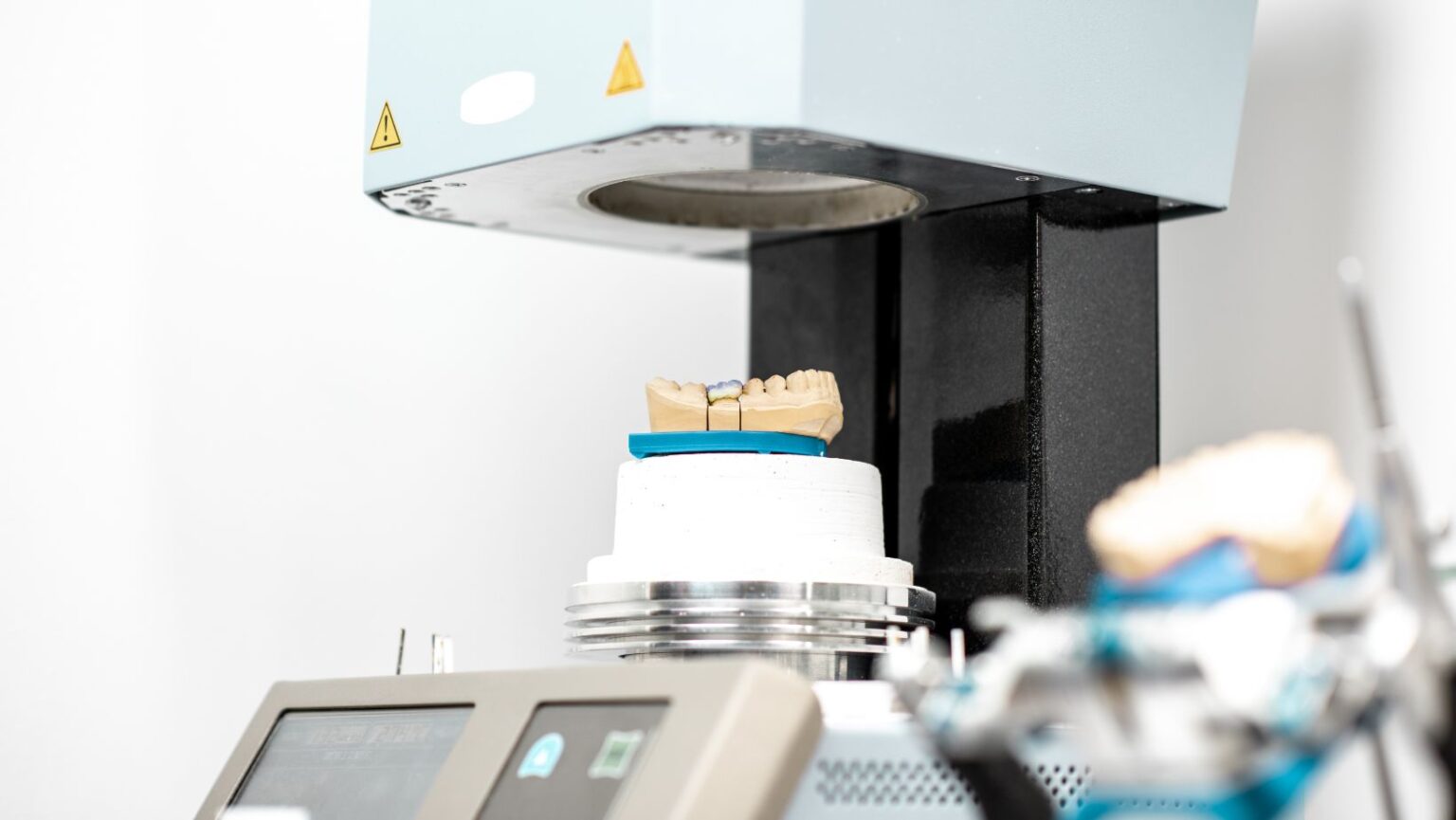 Dental Furnace for Your Lab: Key Features and Pricing Breakdown ...